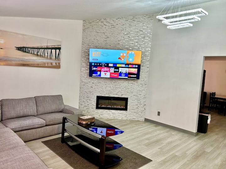 Velora House: A/c, Yard, Big Parking, Sleeps 8 - Vancouver, WA