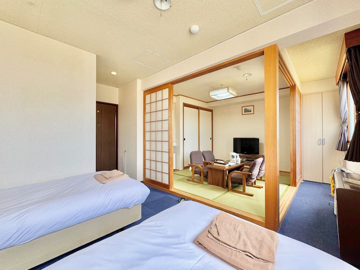 Lake View Western Tatami Family Ensuite Room (251) - Date