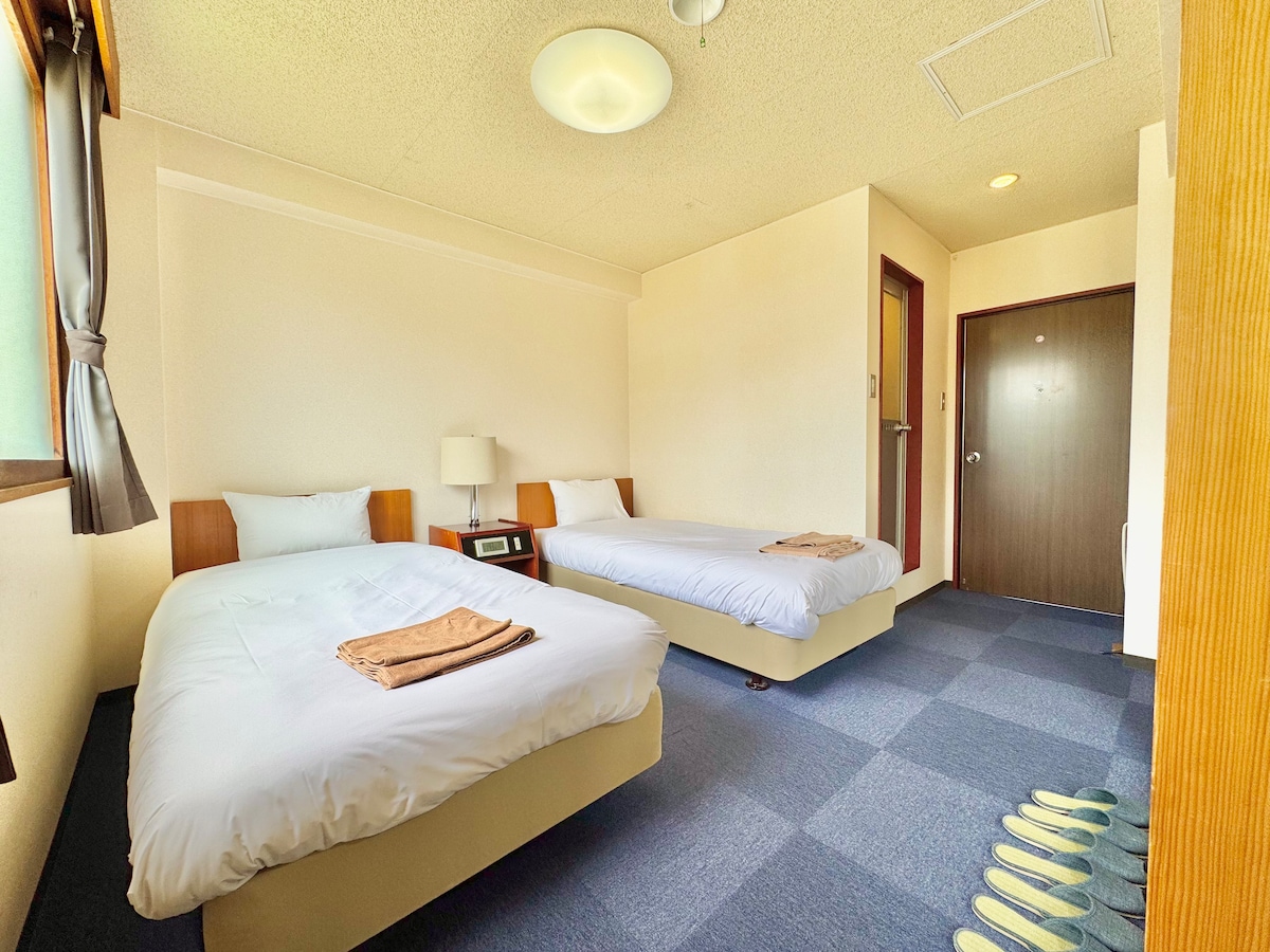 Lake View Western Tatami Family Ensuite Room (251) - Hotels for Rent in ...