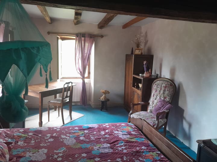 Chambre Api Avec Lit De 140. - Aubeterre-sur-Dronne