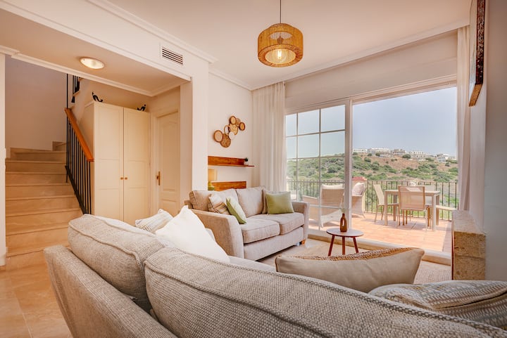 Sunrise Hill Penthouse In Casares - Manilva