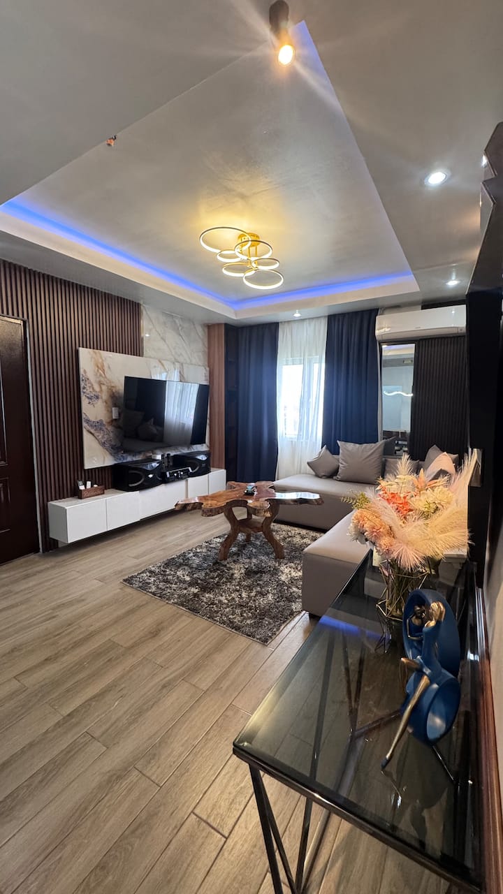 Cozerenity Stays - Premium Two-bedroom Condo - Naga
