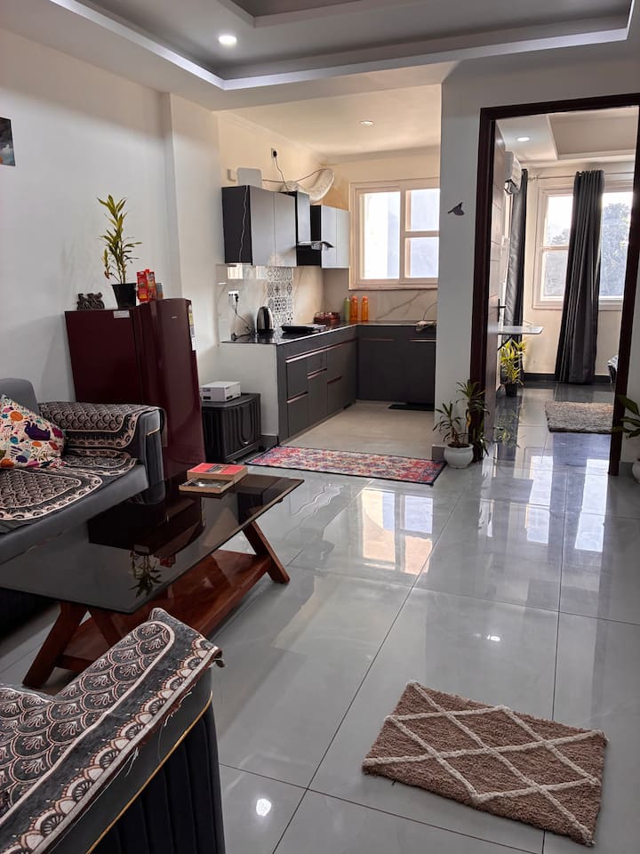 Luxurybnb 1bhk Rishikesh Yogabalcony Parking Heal - Rishikesh