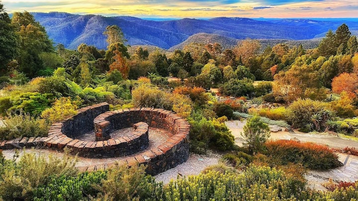 Whispering Pines : A Place To Be - Clarence