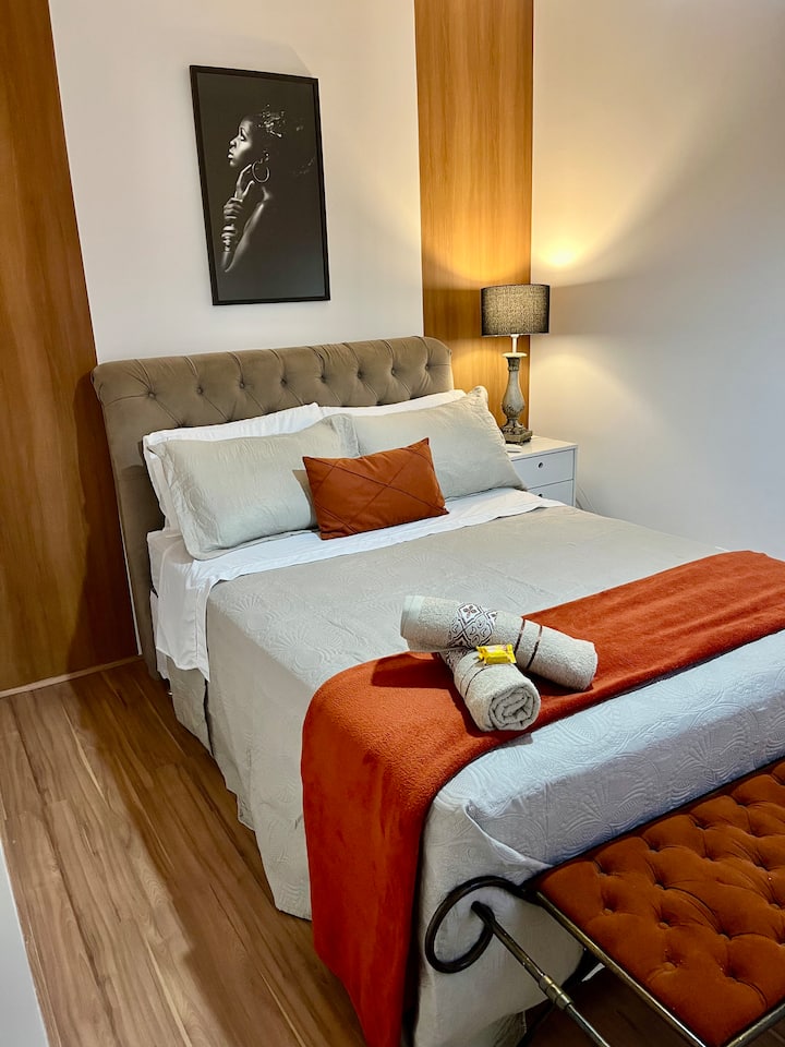 10min A Pé Da Praia, 2 Banheiros, 2 Quartos E Vaga - Recreio