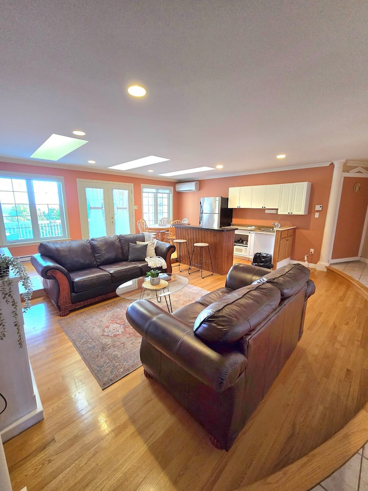 Room For 8! Under New Management! Give Us A Try! - 세인트존