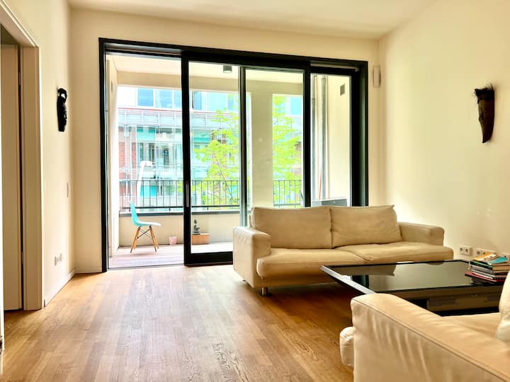 Modern Berlin Center Oasis-warm South Facing Light - Kreuzberg