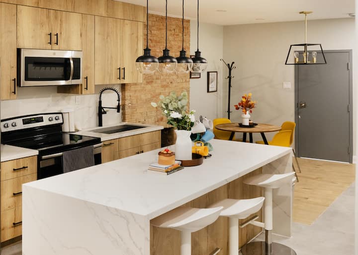 Central Getaway | University Of Toronto•ttc• Queen - Toronto