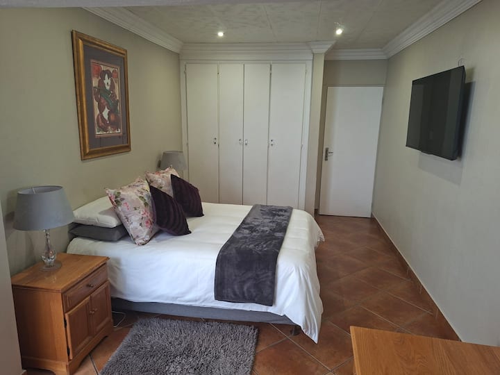 Cozy Private Room At Bronkies - Bronkhorstspruit