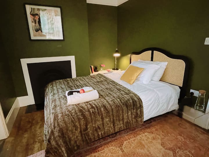 The Green House.
Private En-suite - Broadstairs