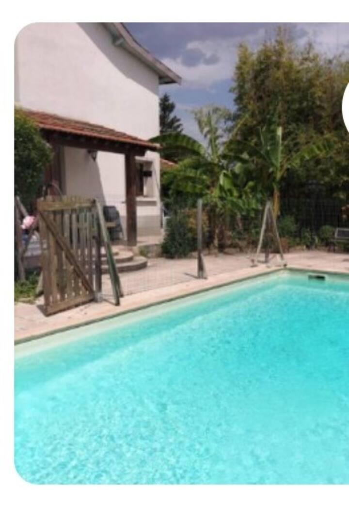 Villa Avec Piscine Et Jardin - Pont-de-Chéruy