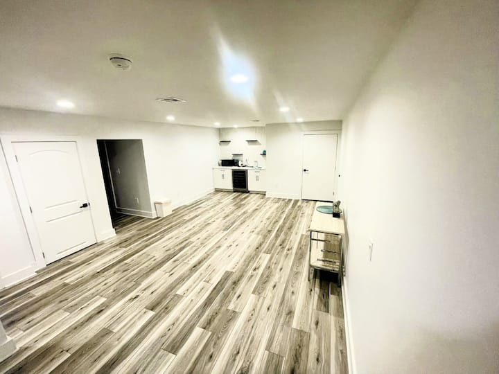 Spacious & Modern 2 Bedroom Stay - Chatham, NJ