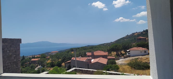 Doğa Ve Deniz Manzaralı Köy Evi, - Behram
