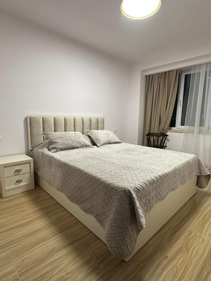 Bright And Spacious Apartment In The Heart Of Y. - Ereván