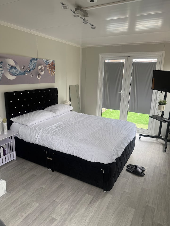 Bb Luxury Self-contained Space. - Woolwich