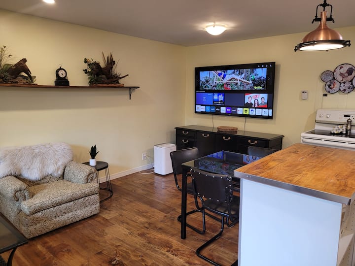 Studio Privé Lumineux : Près Du Centre-ville - Cornwall, ON, Canada