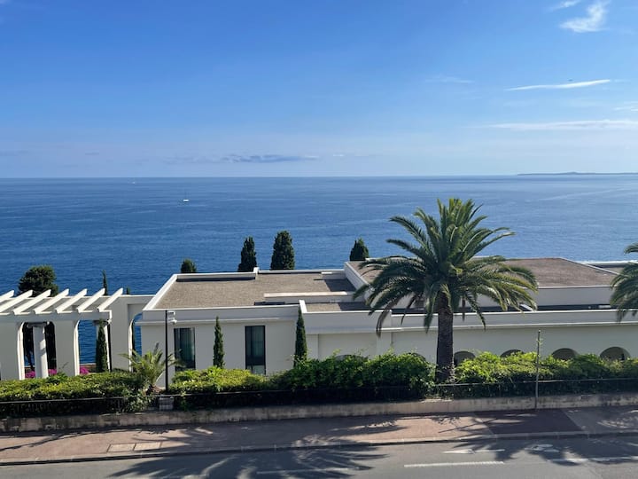 Vue Majestueuse Sur La Mer Et Nice - Nice