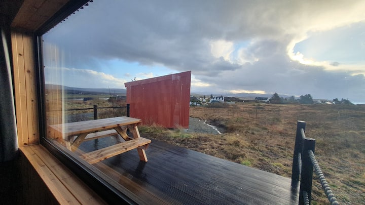The Wee Red Cabin - Dunvegan