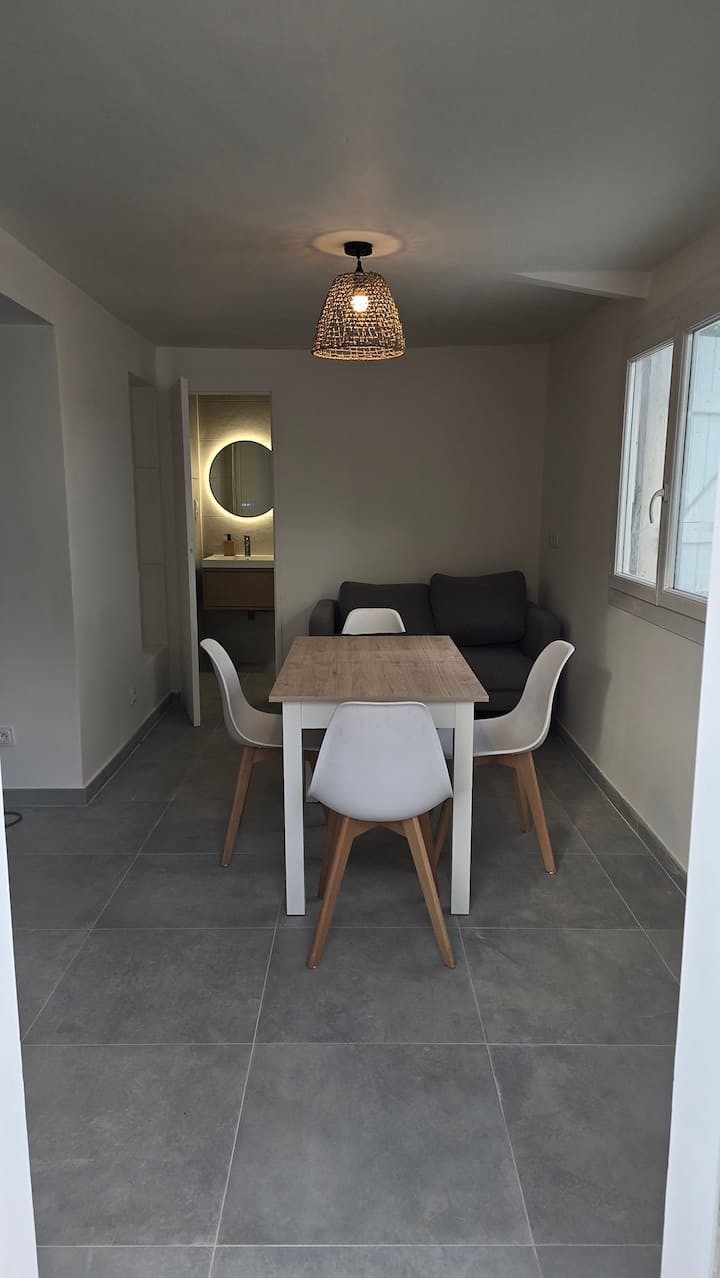 Maison Cosy 2 Chambres + Jardin - Marseille Provence Airport (MRS)