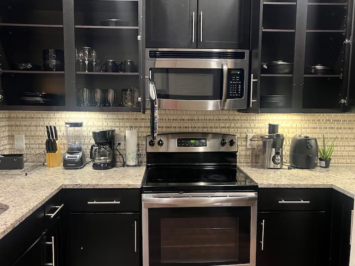 The Quiet Getaway! - Houston, TX