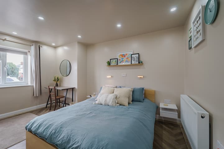 Private Hideaway - Bedford