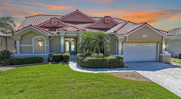 Punta Gorda Escape + Waterfront Pool + Gulf Access - Punta Gorda, FL