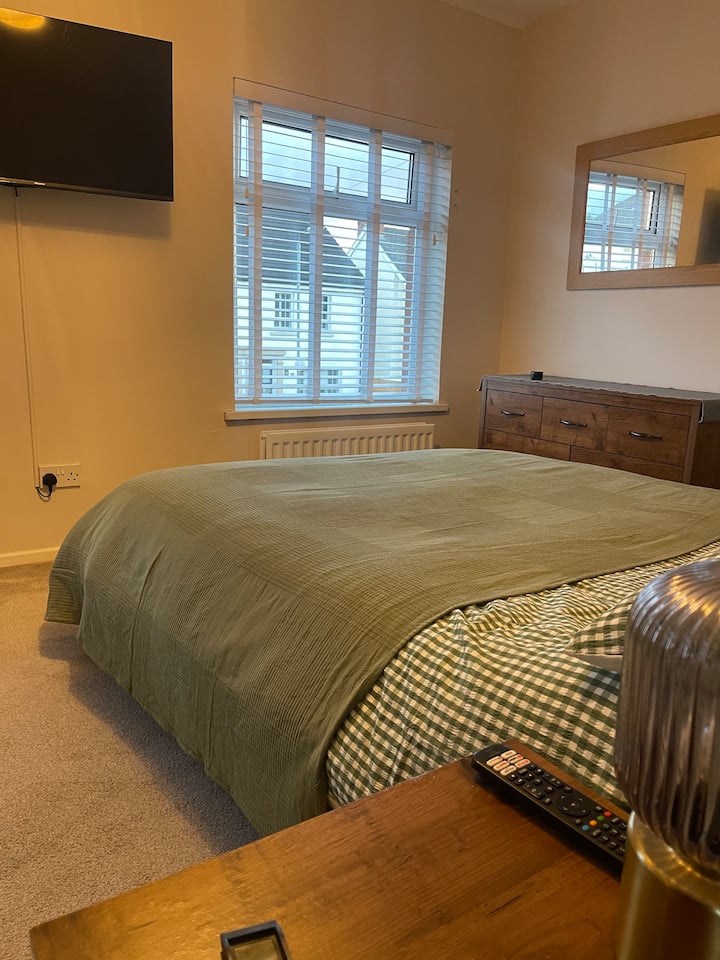 Spacious Semi In East Belfast - George Best Belfast City Airport (BHD)
