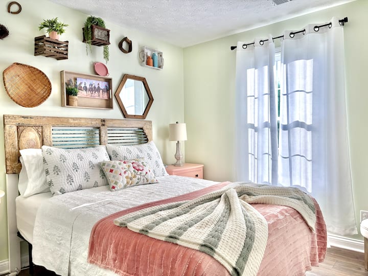 Peaceful Small-town Getaway On The Bourbon Trail - Springhill Winery, Bloomfield