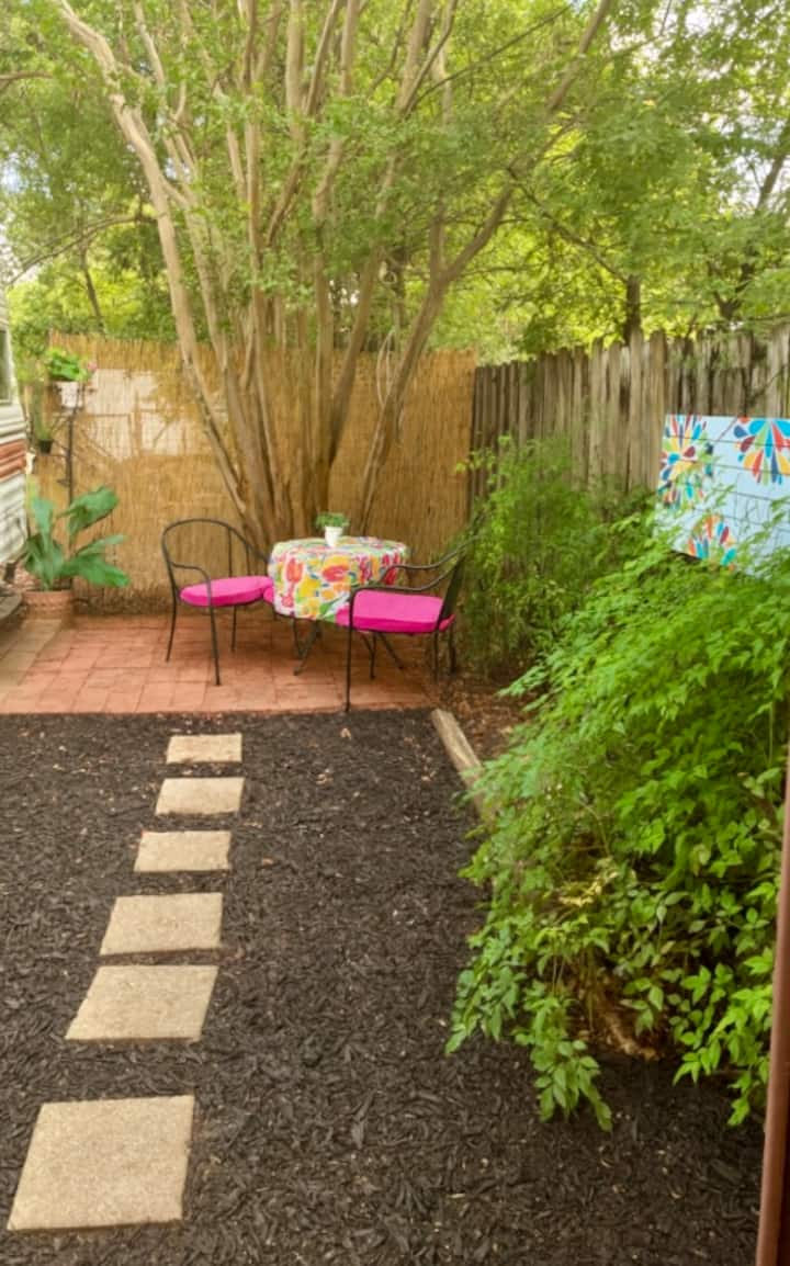 Cute Vtg Boho Camper - Work & Rest • Walk To Town - Weatherford, TX