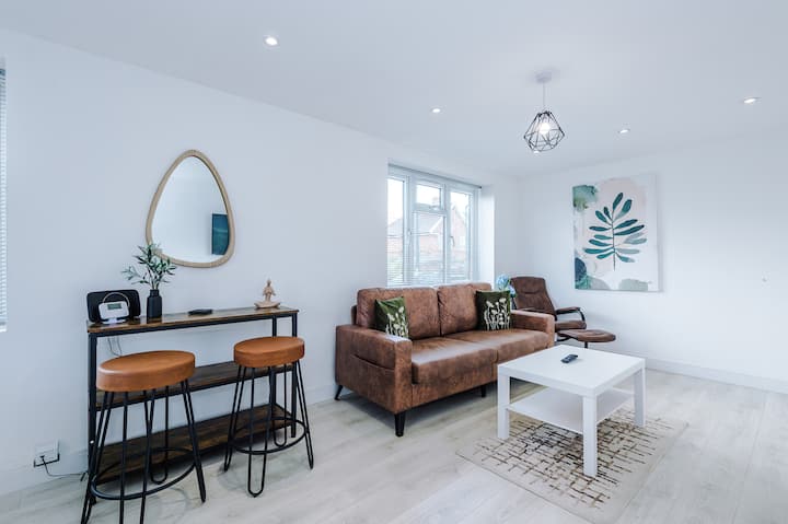 Central Shrewsbury Home | Beautiful 3-bed Stay - Shrewsbury