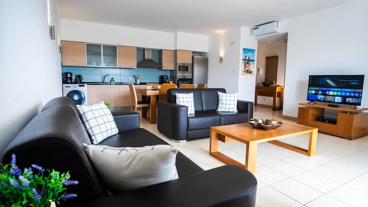 Villa Verde | Bright & Breezy T2 W/ Large Balcony - Cap-Vert