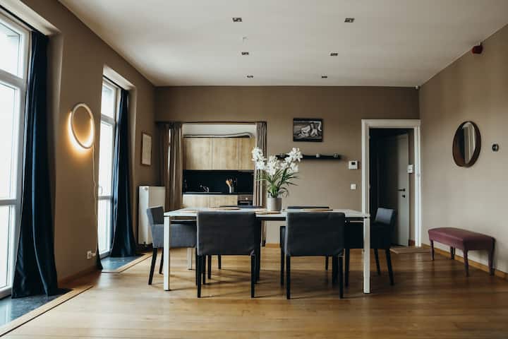 Liège Carré, Duplex 8p - Liège