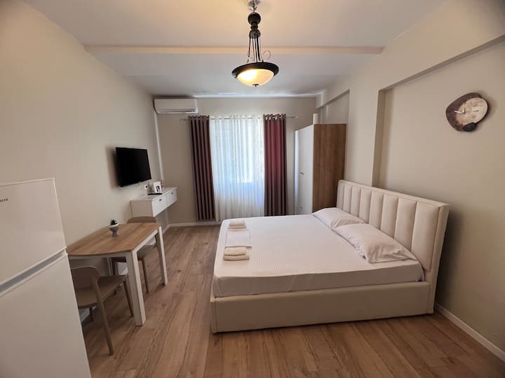 Comfy Apartment Near Blloku - Tirana
