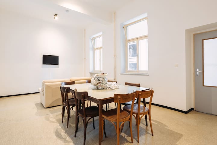 Numbr25 - Budget 2-bed Room - Graz