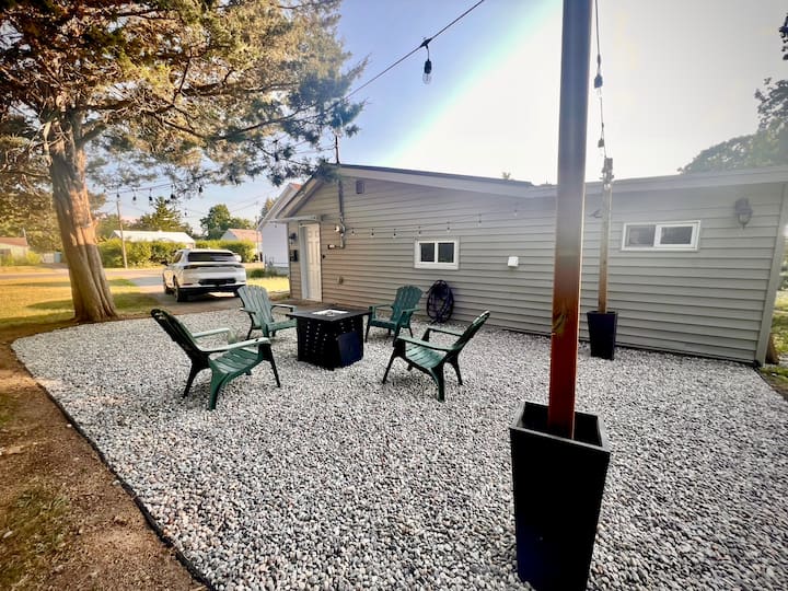1 Bdr With Dbl Bed In Cozy House With Fire Pit - Belleville