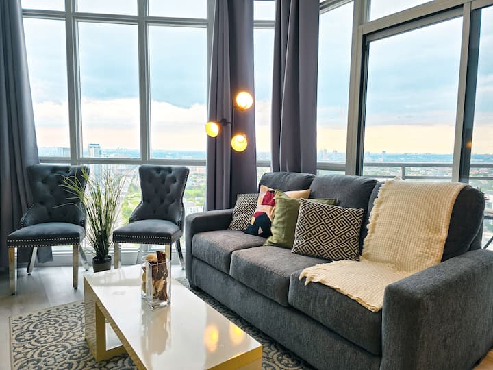 High-rise 1 Bd Downtown Condo - Parking & Balcony - Toronto