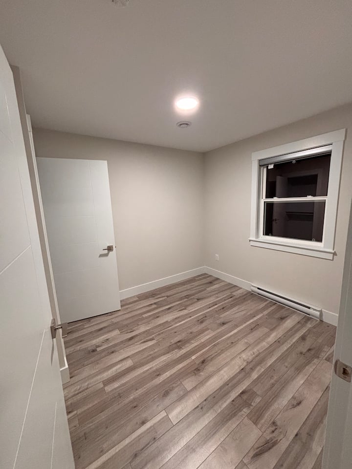 Cozy Home - Bedford