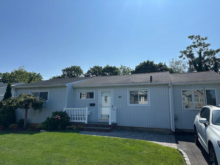 Down The Road From Bethpage! - Woodbury, NY