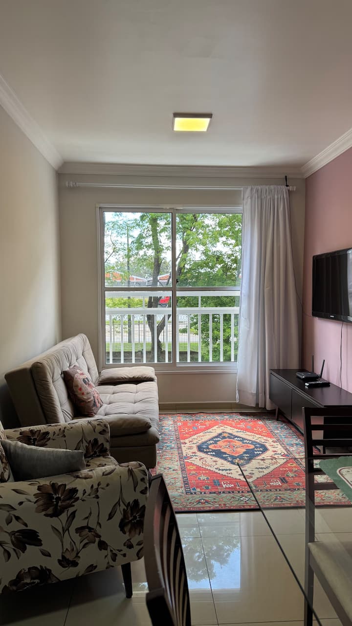 Ap 3 Camas 6 Pessoas Com Suíte, Garagem E Wifi. - Curitiba