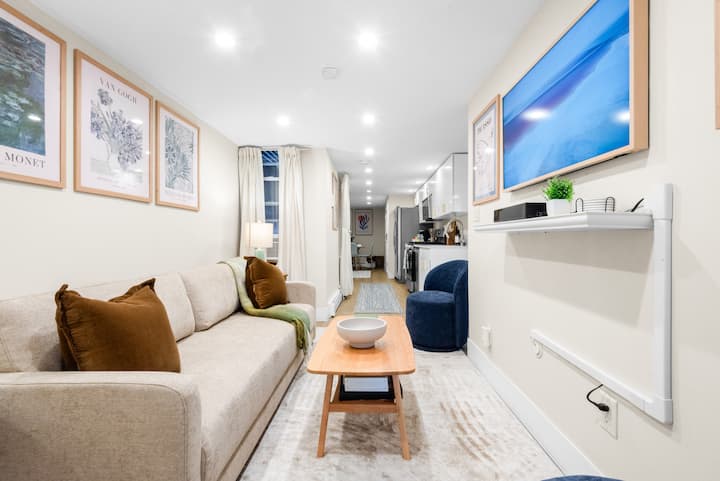 Chic Luxe Retreat Mins Nyc W/ Private Backyard - Hoboken