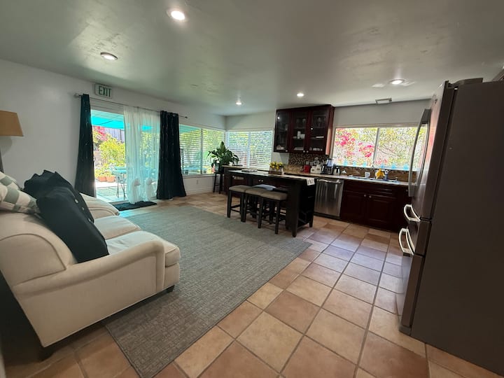 * New * Full House W/ Two Bedroom Retreat! * - Poway, CA