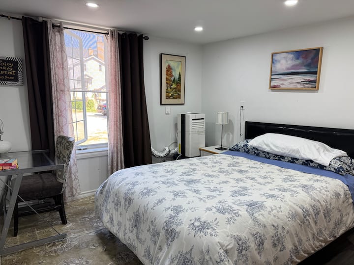 2br Convenient Insta -Space In The Core Of Galt - St. George, Canada