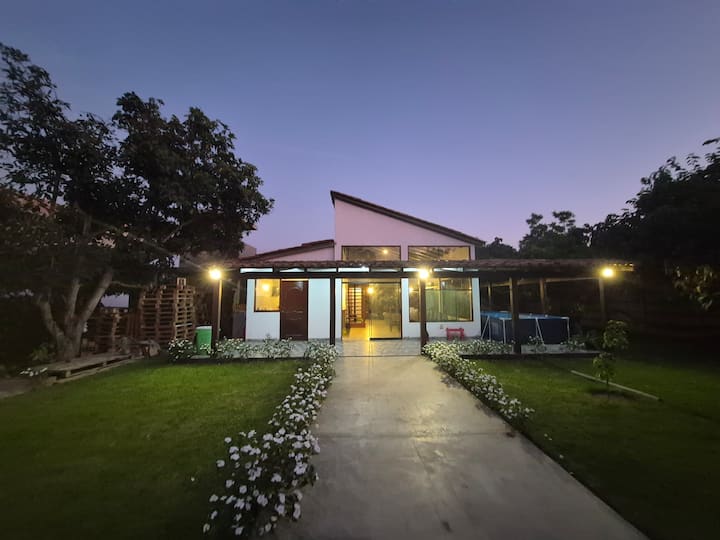 Casa De Campo Con áReas Comunes - Huaral