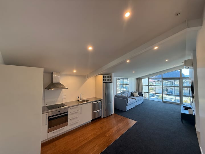 Apartment With Views Of Mt Irons - Wanaka