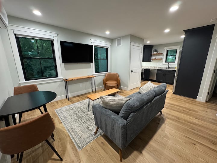 Convenient Southpark Guesthouse - Charlotte Douglas Airport (CLT)