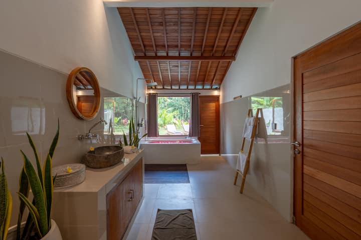 Private Pool Villa With Jungle And River View - Ubud