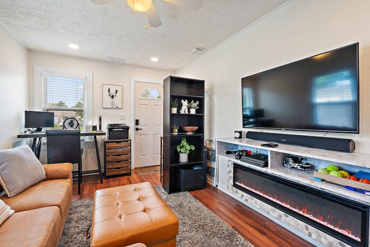 1br/1br-2 Ppl W/ Gym + Turf + Lights - St. Petersburg, FL