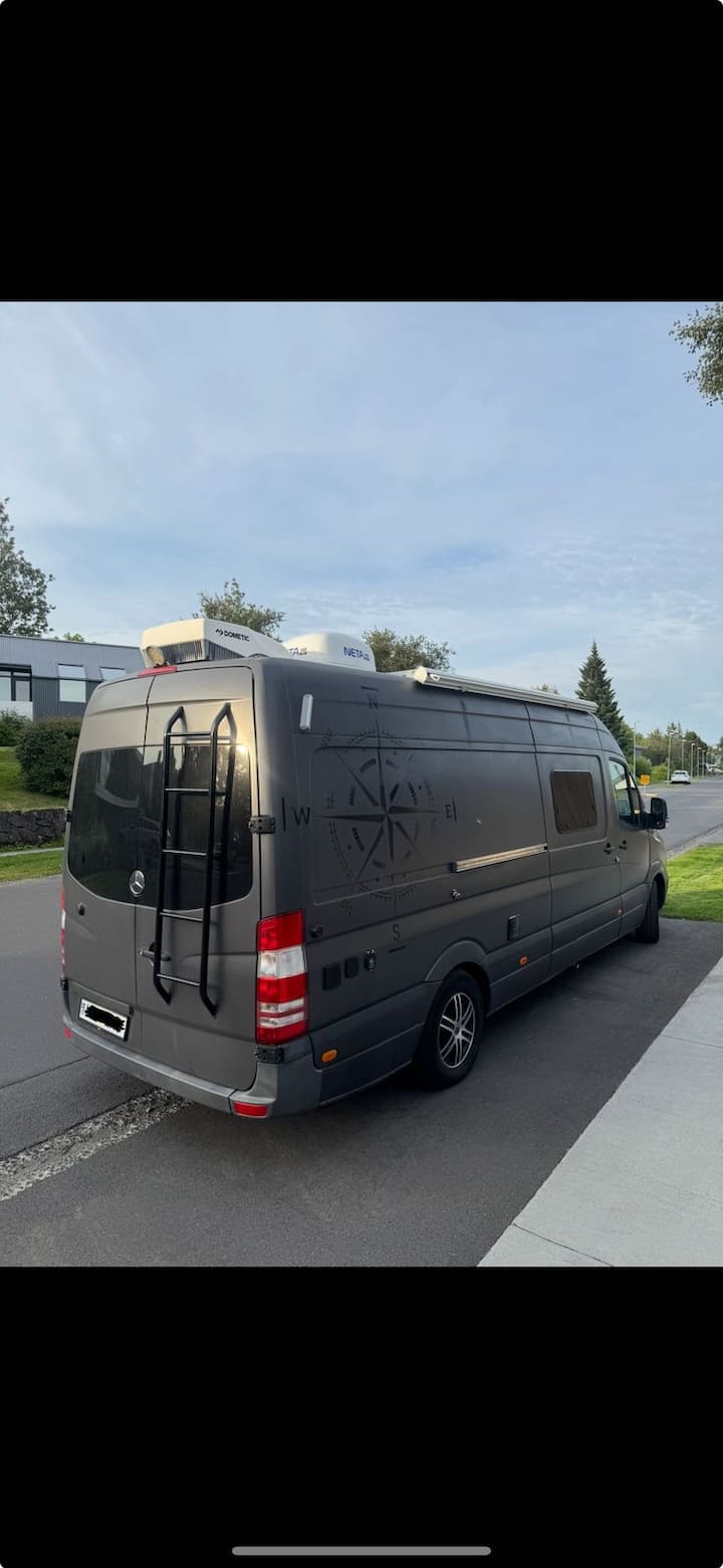 Custom Made Mercedes Sprinter Rv - Reykjavík