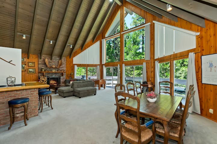 Orchard Bay Haven | Lakefront | Sandy Beach - Lake Arrowhead, CA