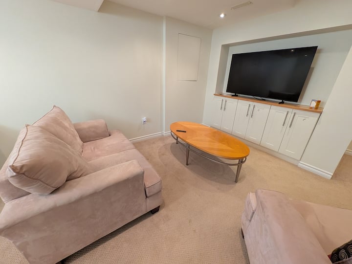 Cozy Upscale Kanata Retreat-family & Professionals - Kanata